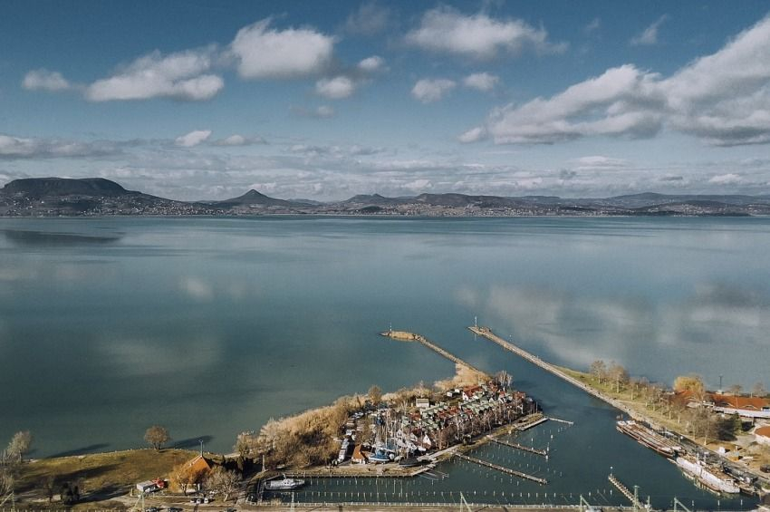Még az idén befejeződik a Balaton vízminőségét javító nagyszabású ...