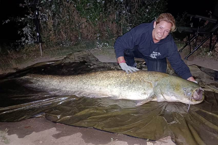 Nagy álma teljesült a harcsáslánynak: kifogta a biget Ohaton – fotókkal ...