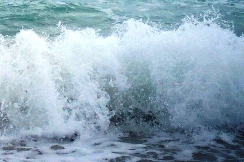 Videó: rendesen megbillent a Balaton