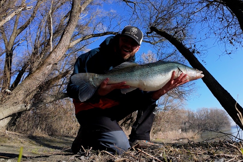 „Fogpiszkálót” vitt magával, persze hogy akkor jött élete hala – videóval